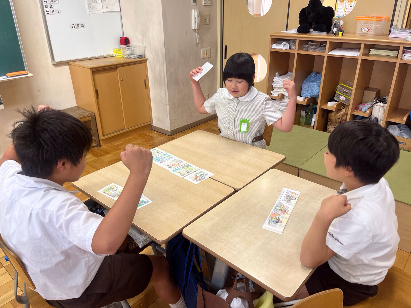 The 3rd graders’ English play performance “Momotaro” | ノートルダム学院小学校